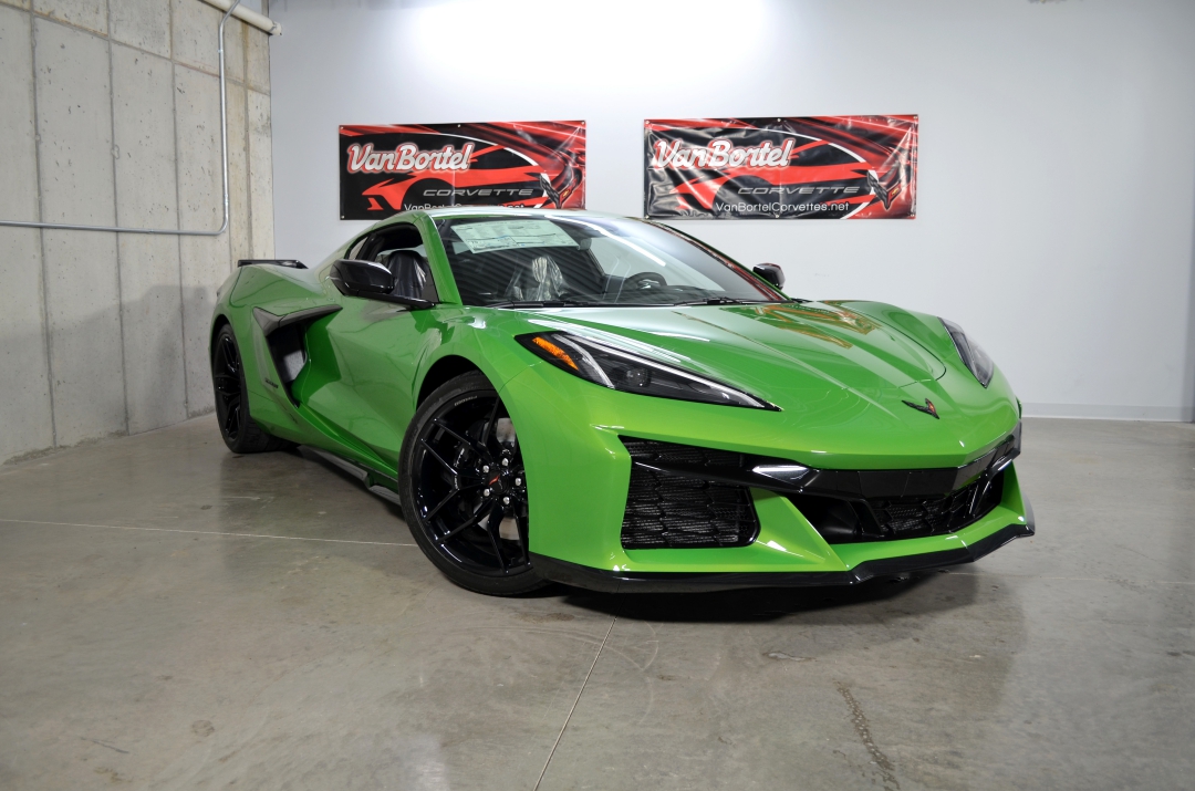 V12287 2026 Corvette Z06 Coupe Roswell Green Metallic - Van Bortel Corvette