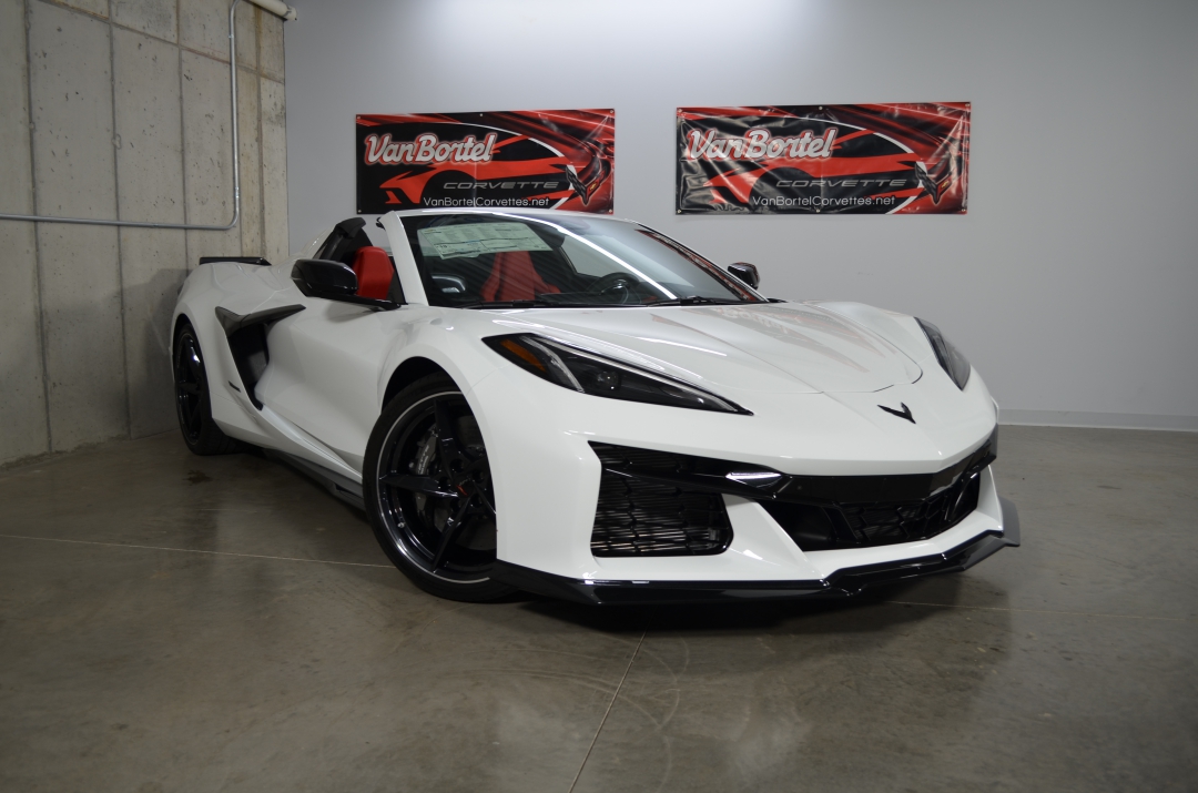 V12302 2025 Corvette E-Ray Convertible Arctic White - Van Bortel Corvette