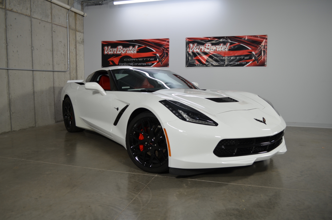 C5247 2019 Corvette Stingray Coupe Arctic White - Van Bortel Corvette