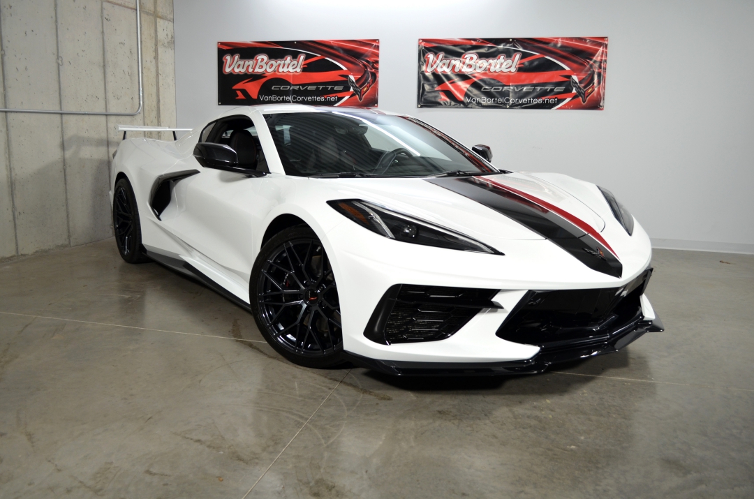V12302A 2023 Corvette Stingray Z51 Coupe Arctic White - Van Bortel Corvette